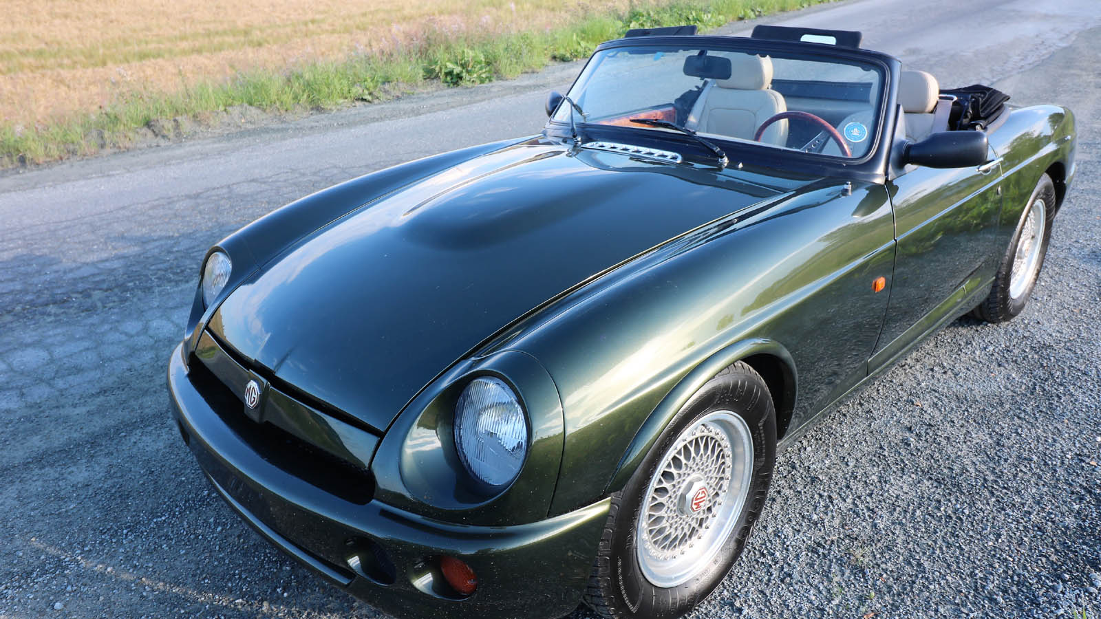 1995 MG RV8 Roadster LHD - CarClassica